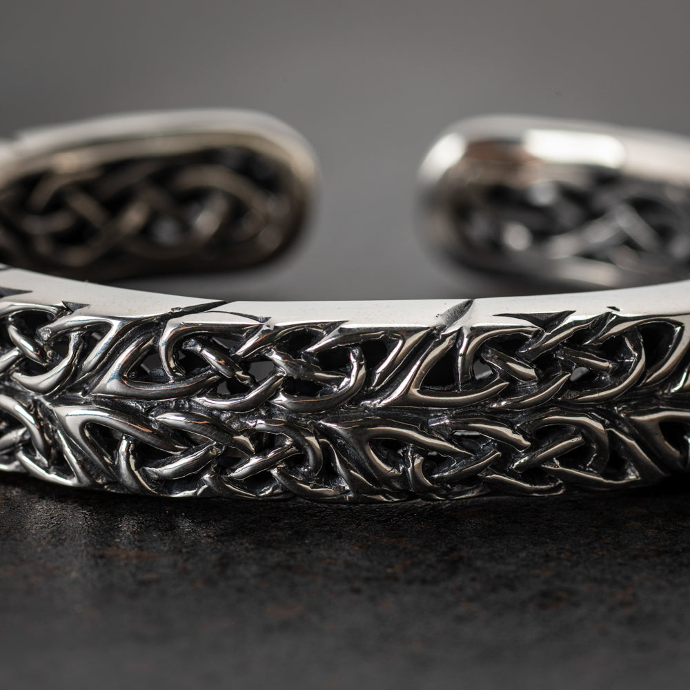 Celtic Knots Shackle - Hinged Bangle | Vintage Gifts – Old World Steel