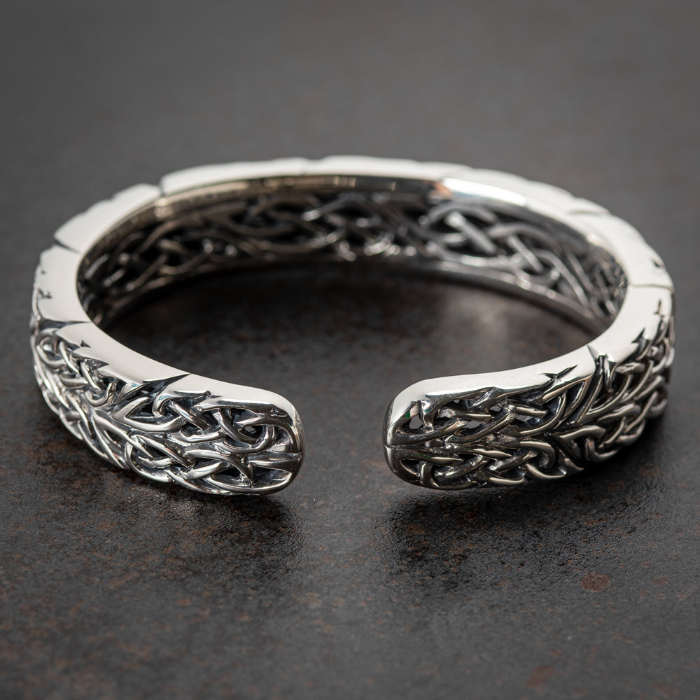 Celtic Knots Shackle - Hinged Bangle | Vintage Gifts – Old World Steel