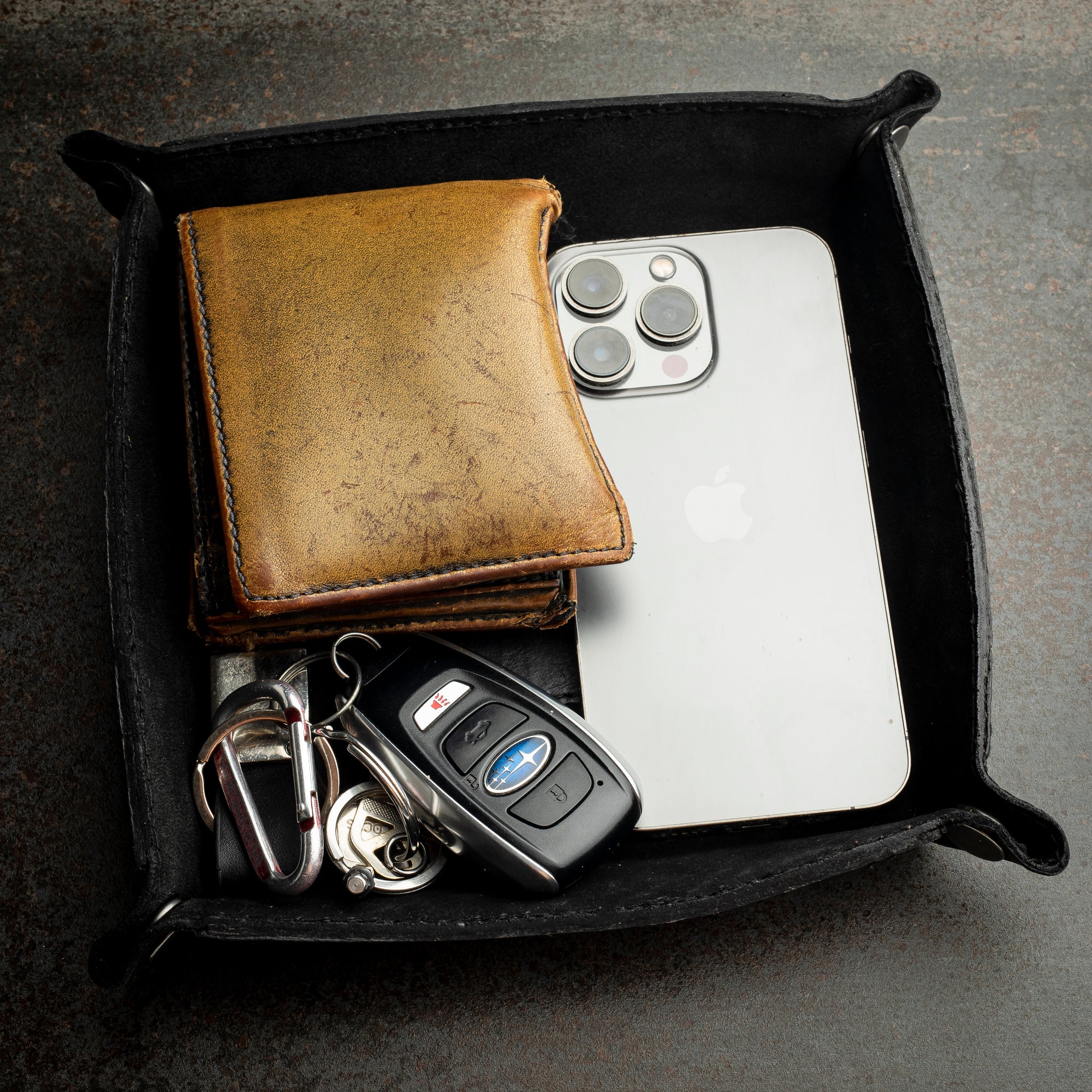 Travel Valet - Leather | Old World Steel